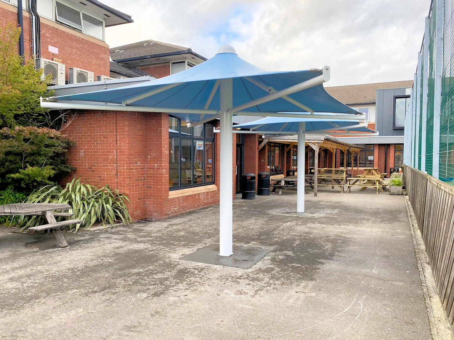 School Canopies: A 36m2 Single Post Solution - Able Canopies