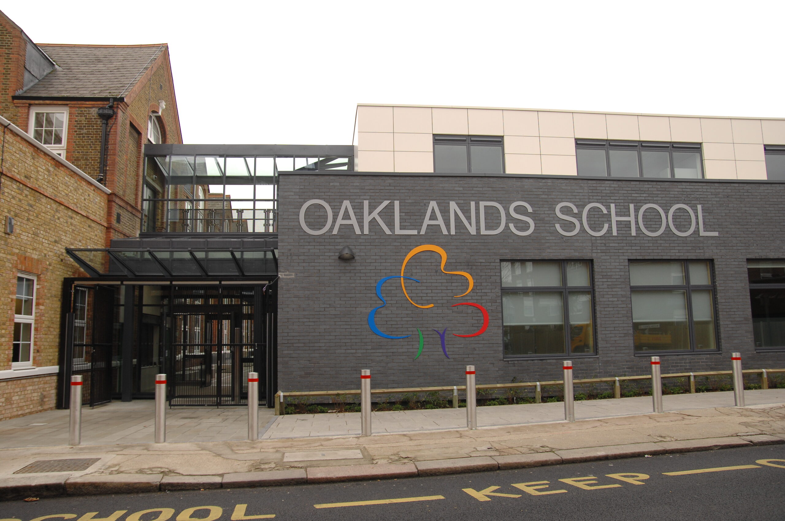 Oakland's Secondary School, Bethnal Green - Glass Entrance Canopy ...