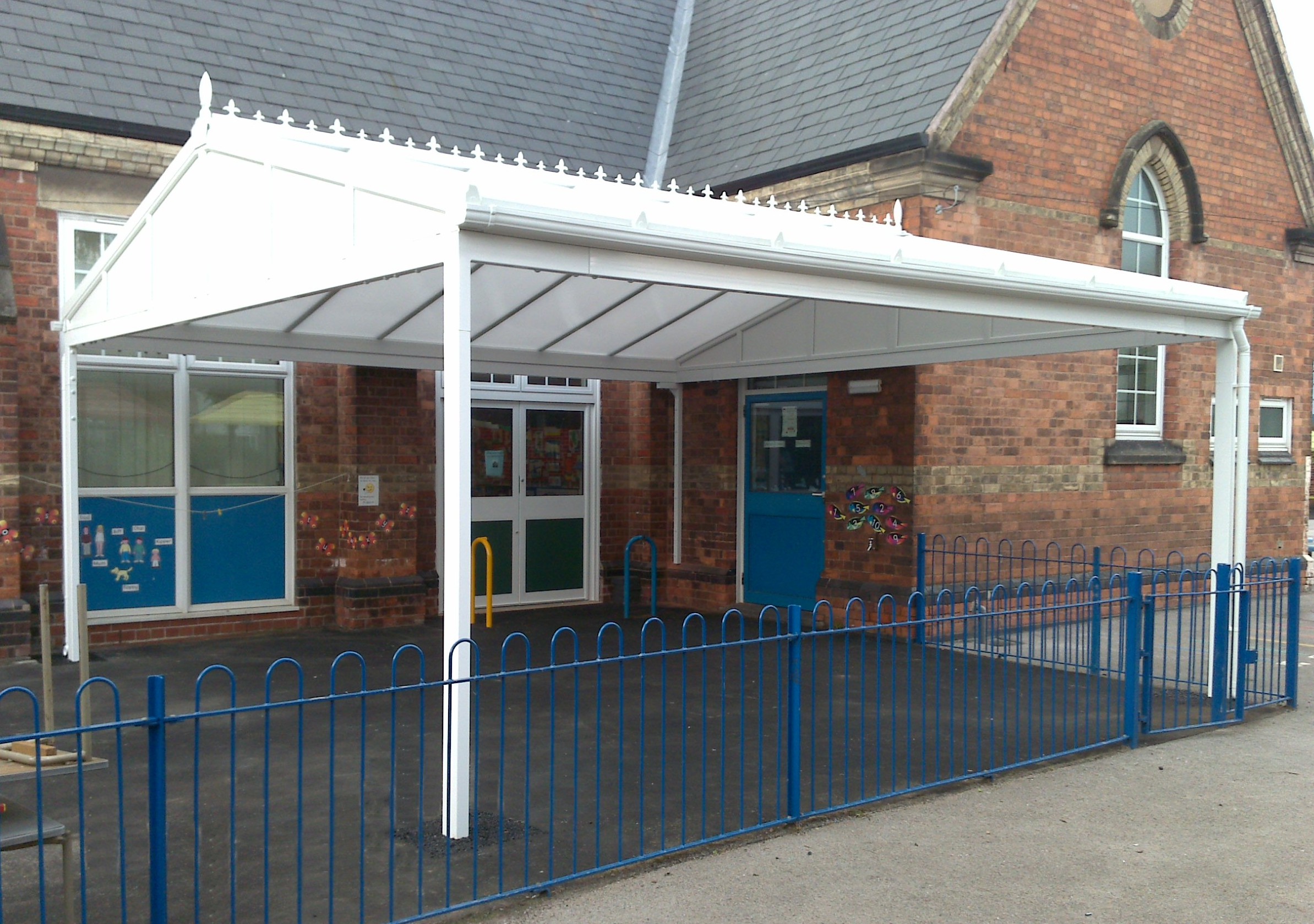 Pottery Primary School, Belper - Free Standing Canopy - Able Canopies