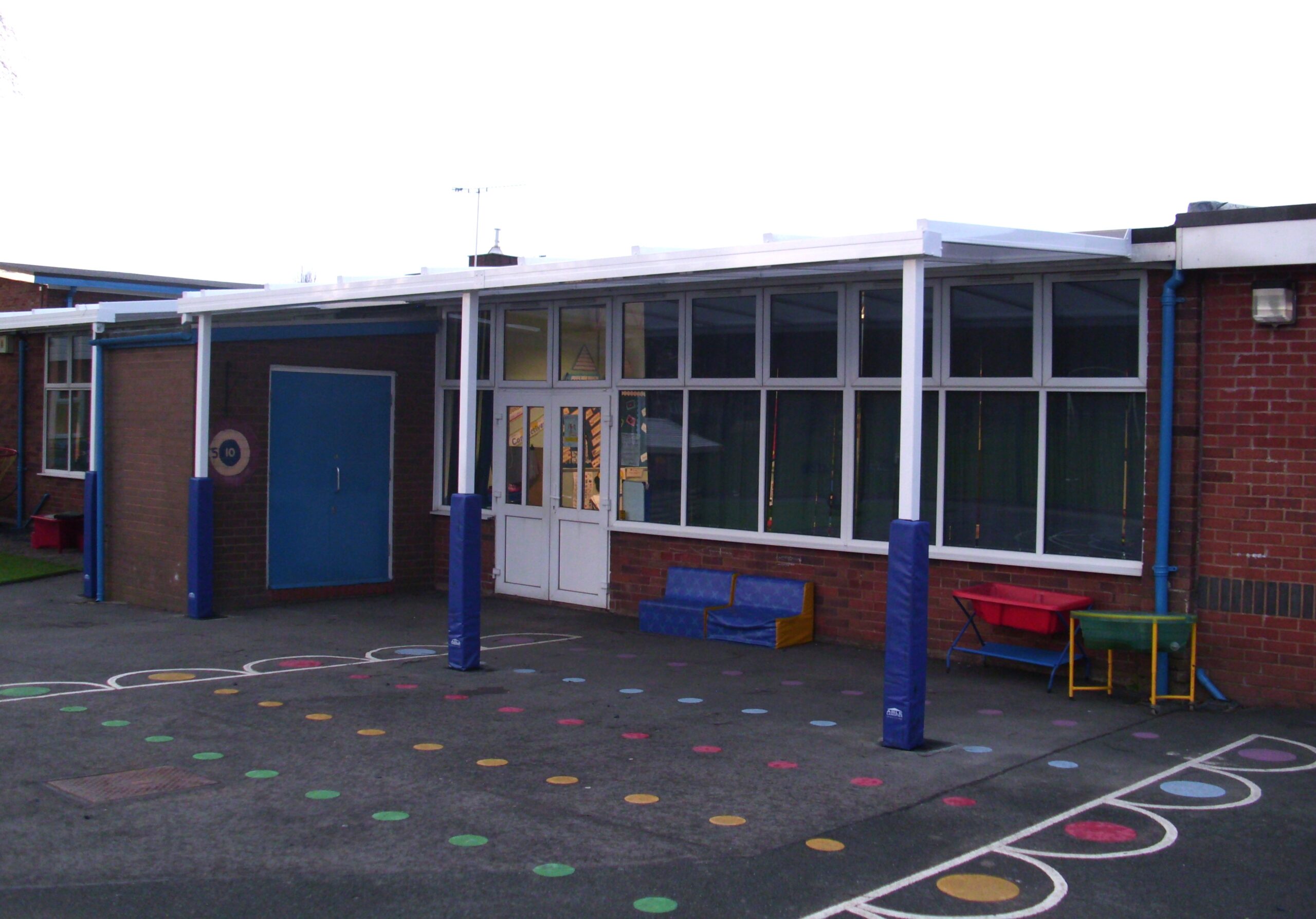 Springvale Primary School, Wolverhampton - Two Wall Mounted Canopies ...