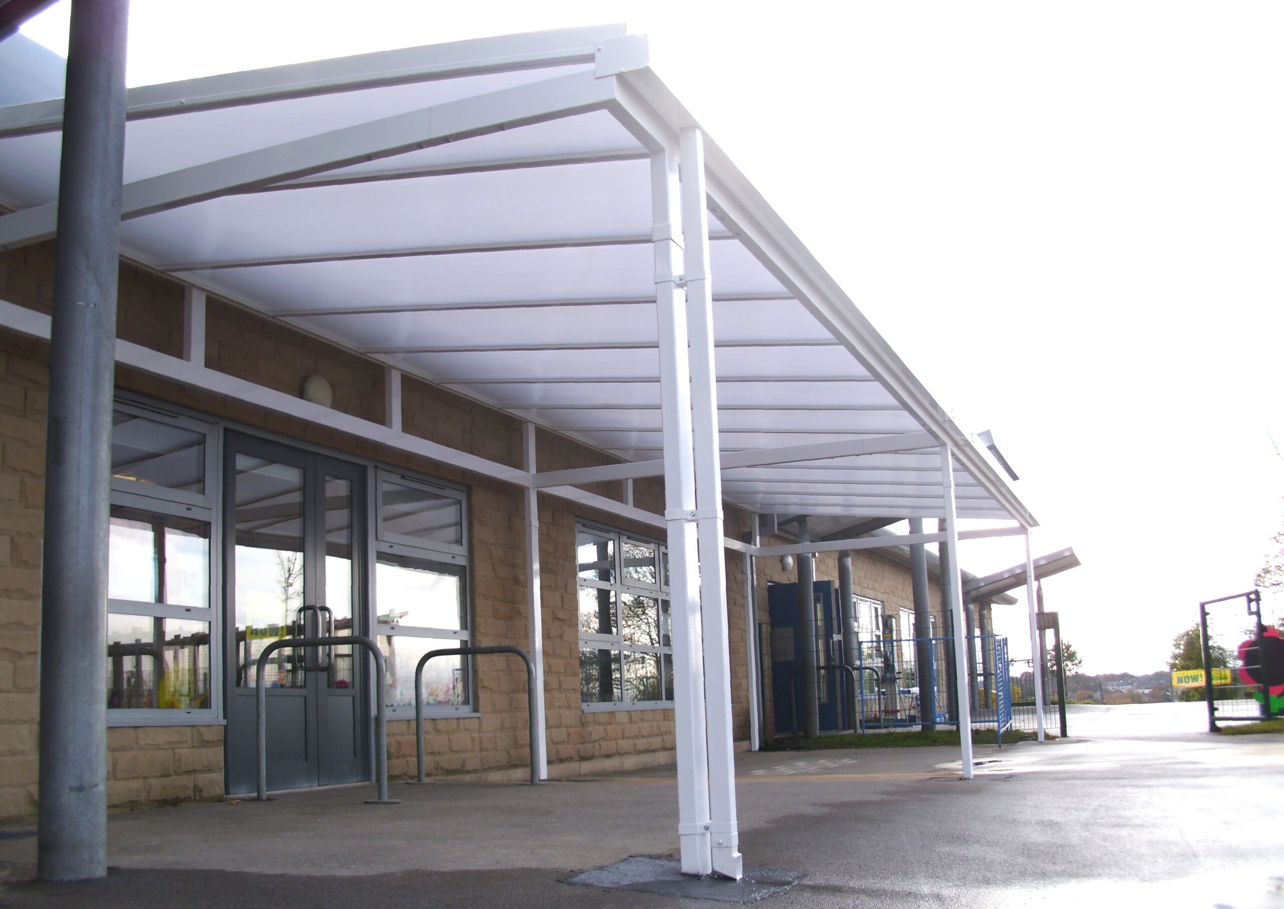 Rufford Park Primary School, Leeds - Free Standing Canopy - Able Canopies