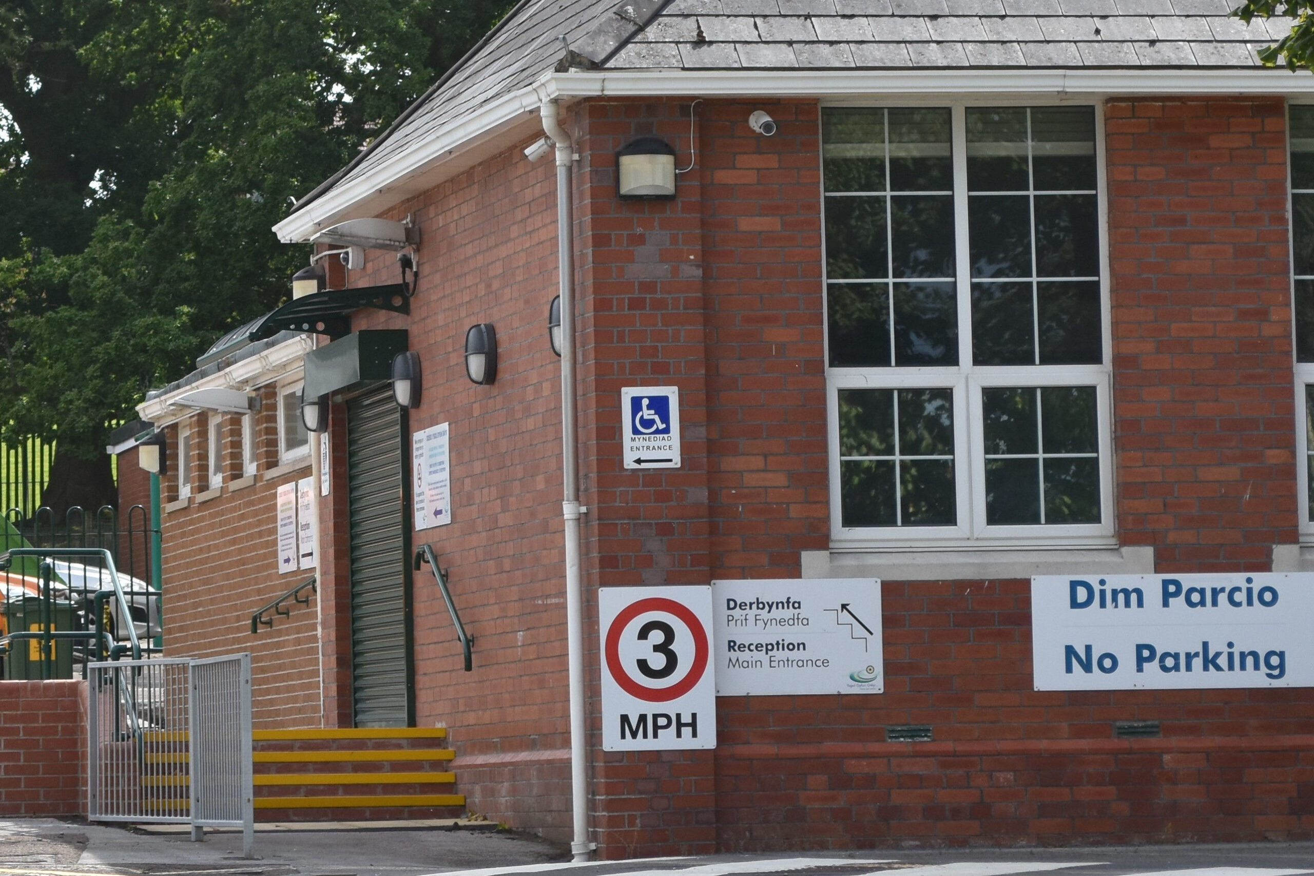 Ysgol Gyfun Gwyr, Entrance Canopy - Able Canopies Ltd