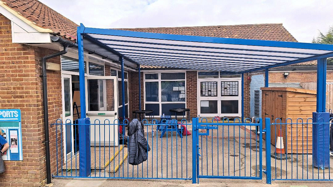 Hilltop First School, Windsor - Freestanding Canopy