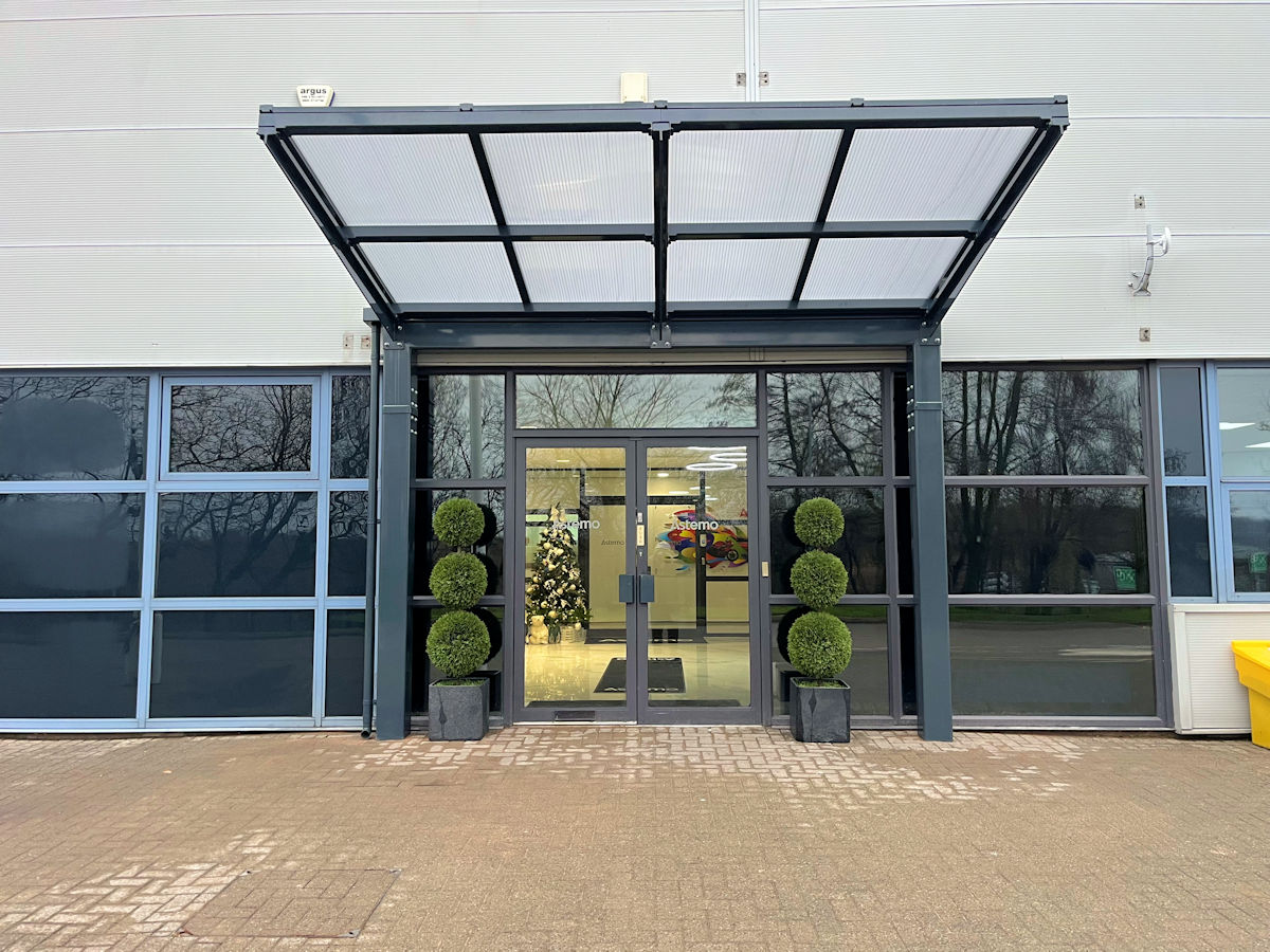 Astemo UK Ltd, Bolton – The Kensington Mono-Pitch Freestanding Canopy